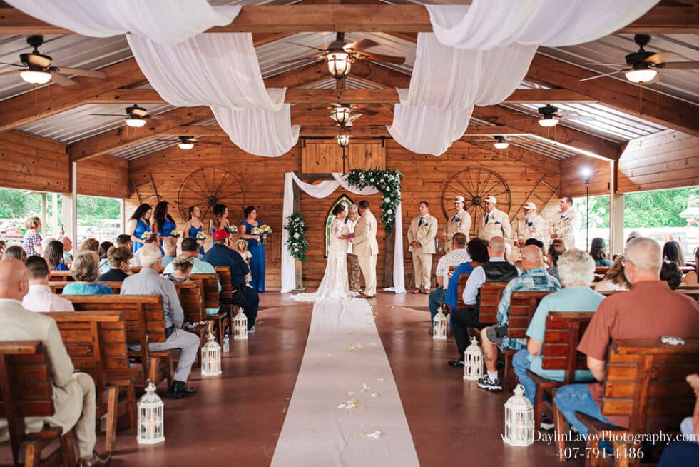Hidden Barn Wedding Venue - Rustic Weddings in Apopka, FL