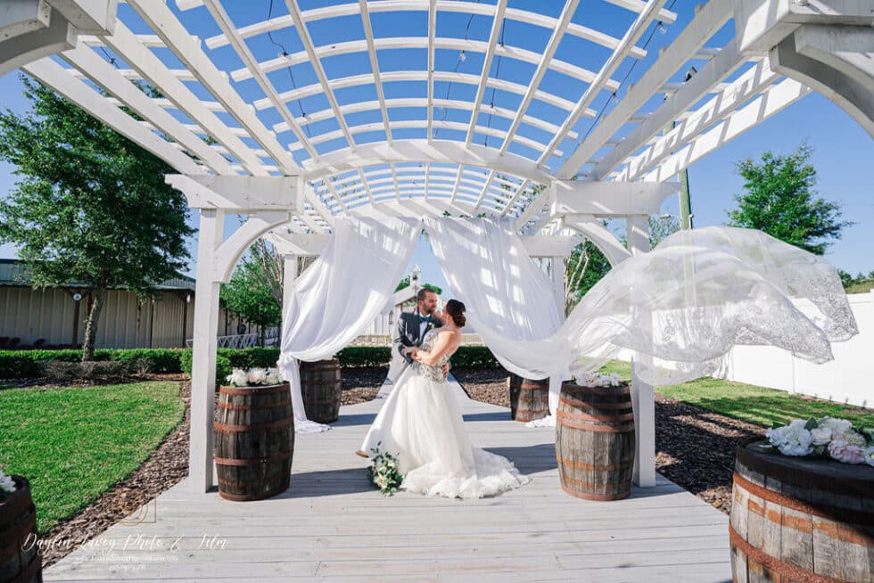 Hidden Barn Wedding Venue - Rustic Weddings in Apopka, FL