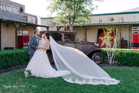 Hidden Barn Wedding Venue - Rustic Weddings in Apopka, FL